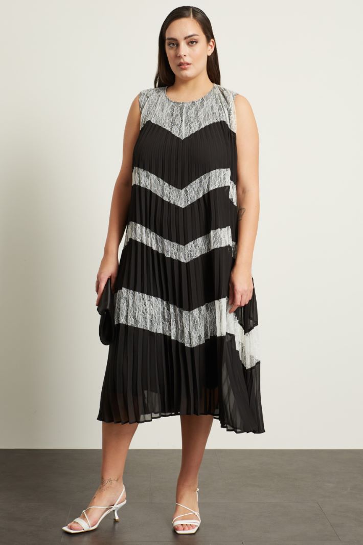 Pleated georgette dress, black white | Intrend